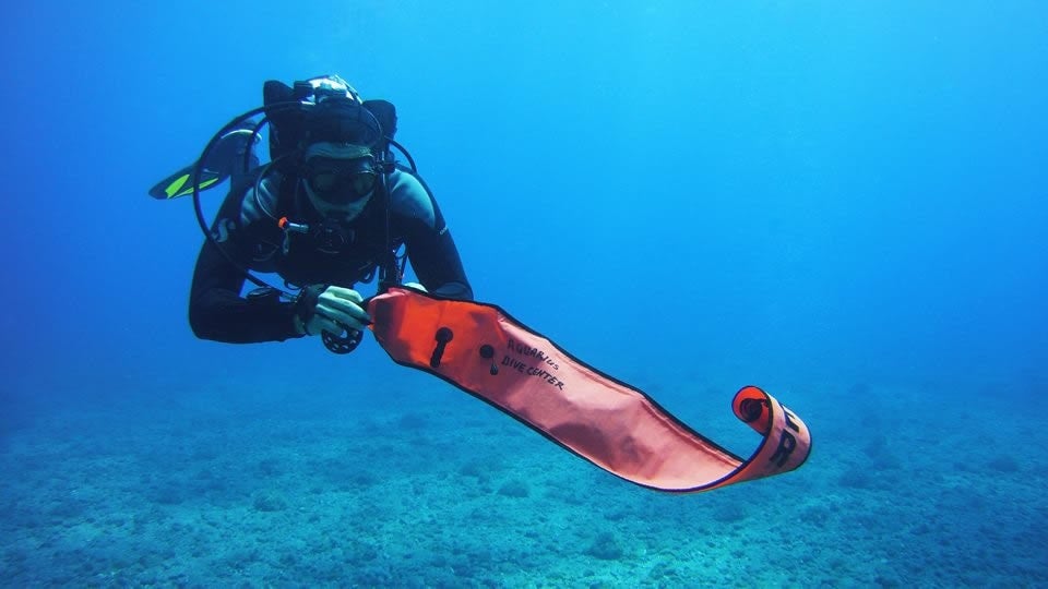 PADI Delayed Surface Marker Bouy (DSMB) Course | In 2 Deep Diving Inc.
